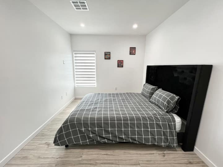 Charming Stylish New 4br Home Near Lax And Beaches - Torrance, CA