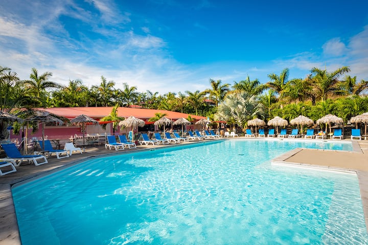Maisonnette Avec Accès Piscines Et Plage - Martinique
