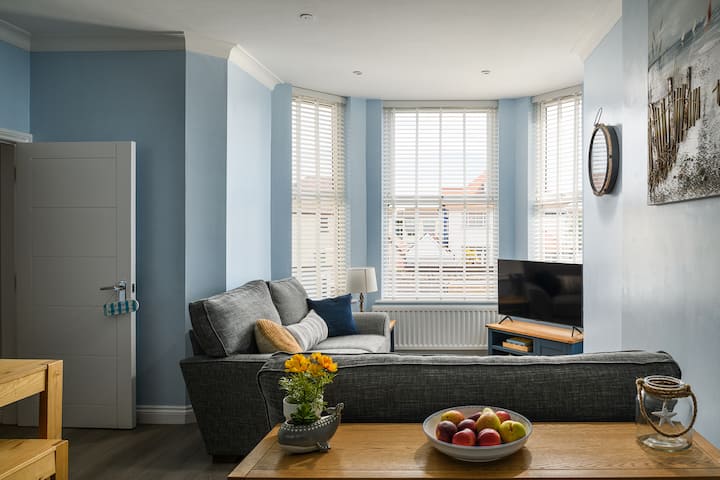 Midshore Boutique Holiday Apartment - Llandudno