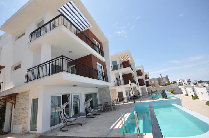 Villa Katerina ÖZel Plajlı ÖZel Havuzlu 4+1 Villa - Güllük