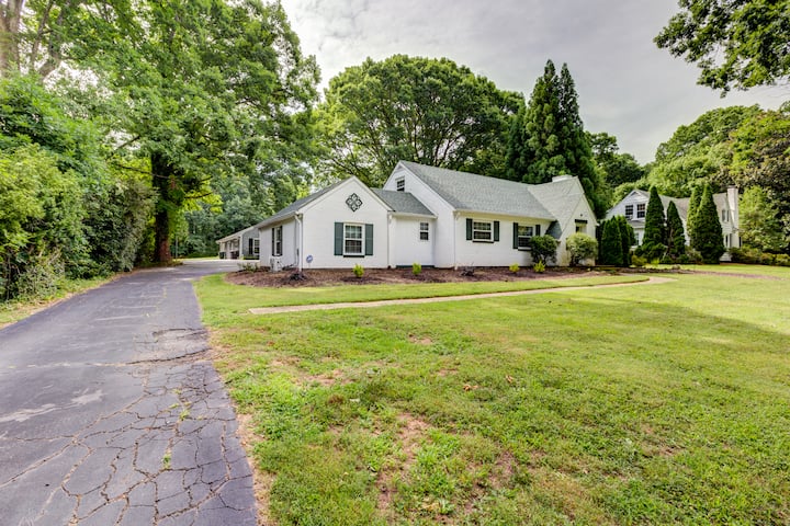 2 Houses | Sleeps 16 | 6 Brs/5 Baths W/ Level 2 Ev - Winston-Salem, NC