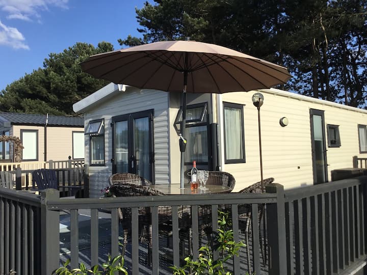 2 Bedroomed Holiday Caravan Near The Beach. - Wells-next-the-Sea