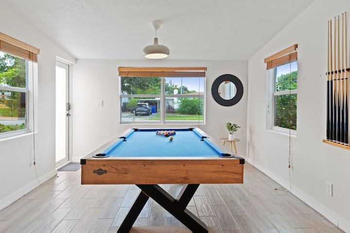 Graceful House Retreat 1b/1b Pool Table Near Beach - Fort Lauderdale