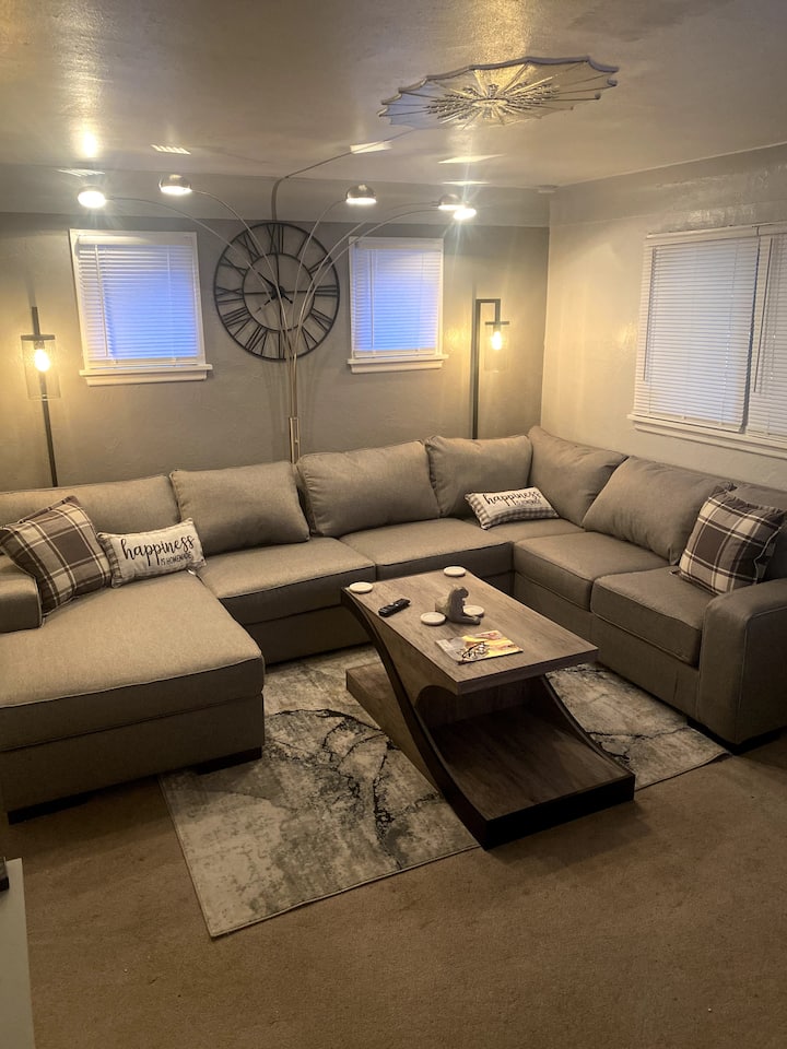 The Rock House Bnb Stl | Centrally Located/park - Kirkwood, MO