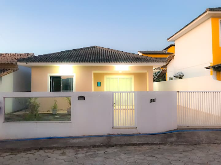 Casa Agradável Com Piscina. - Cabo Frio