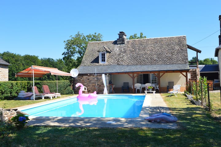 Gîtes 14 Personnes Piscine Chauffée 10x5m 3étoiles - Neuvic