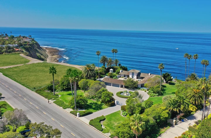 Stunning Ocean Front Five Bedroom Vila And Pool - Rancho Palos Verdes, CA