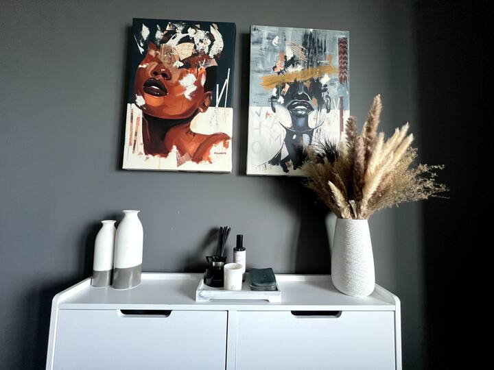 Mimico Condo W/ Parking - Toronto