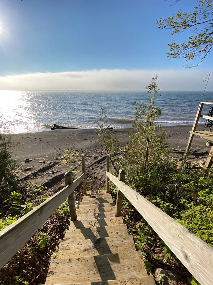 Driftwood Cougar Private Setting On Lake Superior - Houghton, MI