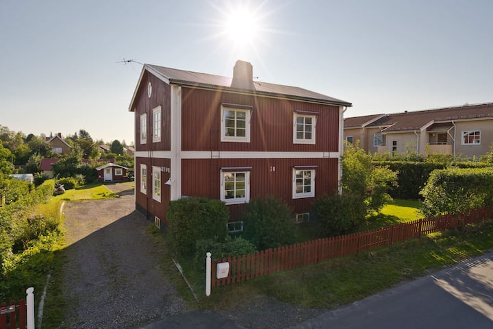 Central, Stor Villa Med Egen Trädgård I Skellefteå - Skellefteå
