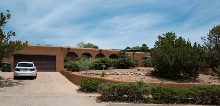 Kokopelli House. Your Home In Santa Fe - 3 Bedroom - Santa Fe, NM