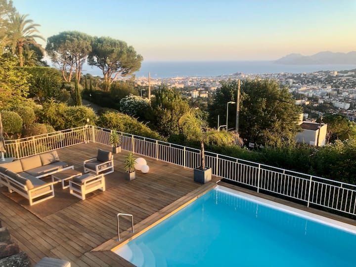 Magnifique Vue Mer Villa  Sur Les Hauteurs - Antibes
