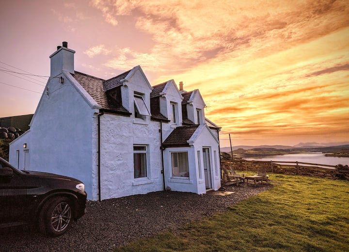 Renovated Crofthouse With Sea And Cuillin Views - Uig