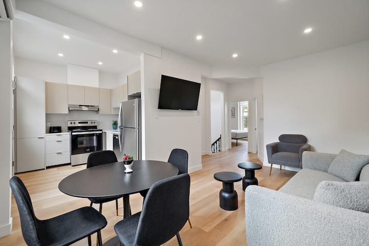 Montreal 2br With Patio On Saint-laurentst. Sleep7 - Montréal, QC