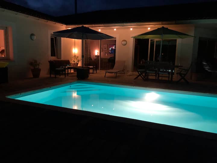 Maison Spacieuse Avec Piscine Ou Spa - Niort