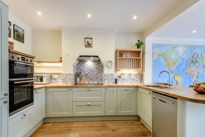 Charming 3 Bed, Close To Beach And Coastal Walks - Swanage