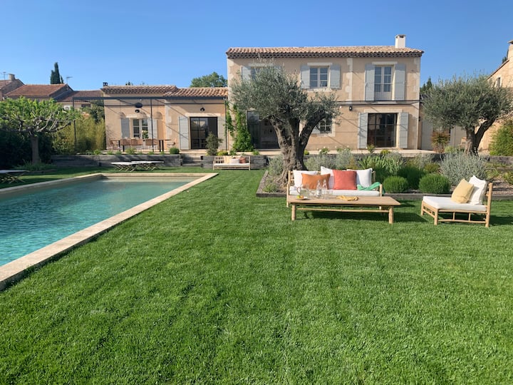 Magnifique Maison Avec Piscine Dans Le Village - Saint-Rémy-de-Provence