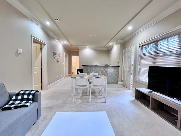 Vancouver West Two Bedroom ¹³ - Vancouver