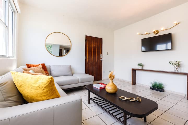 Downtown Condo | By Airport | W/ Power Generator - San Juan