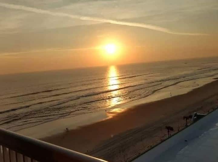 Beachfront - Oceanview Balcony - Pools Closed - Ormond Beach, FL