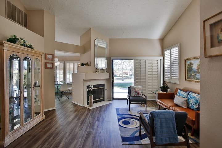 2br & Den - Modern Home With Golf Course View - Palm Desert, CA