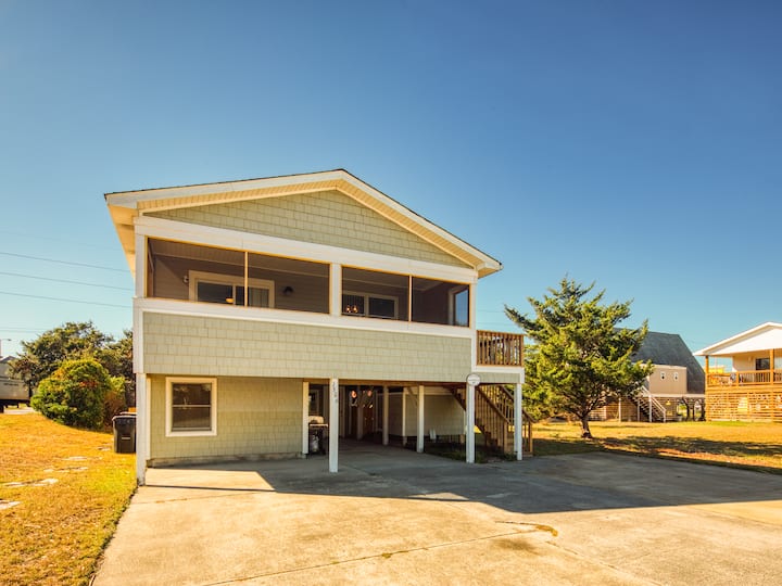 Pet Friendly, Ocean Side Home, Short Walk To Beach - Kill Devil Hills, NC