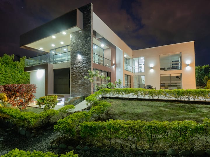 San German En El Eden/villa De Lujo Con Piscina - Armenia, Colombia