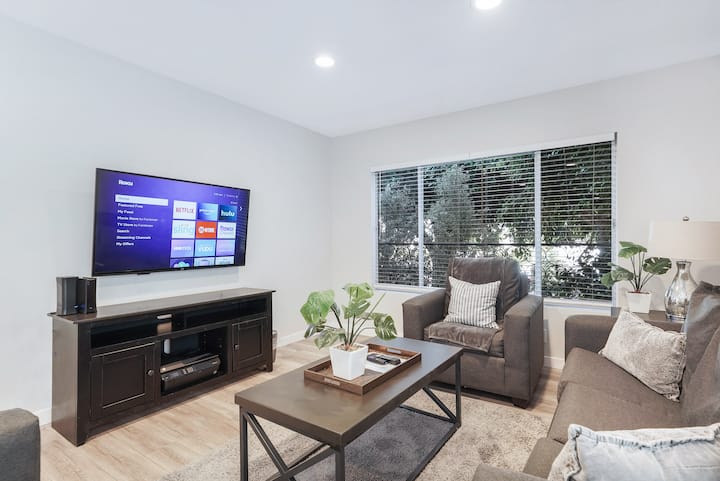 Renovated 2br W/ Private High-speed Wifi - Beverly Hills, CA