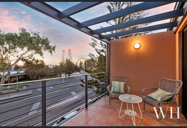 Absolute Esplanade Freo – Heart Of Fremantle Fun - Fremantle