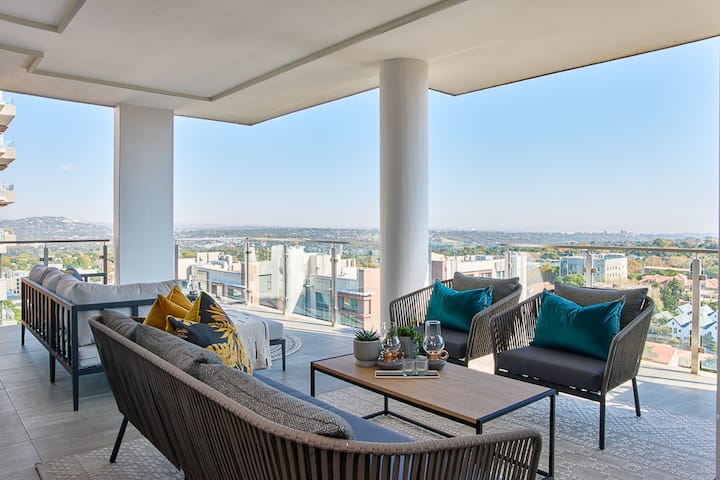 Magnificent Penthouse At The Tyrwhitt In Rosebank - Johannesburg