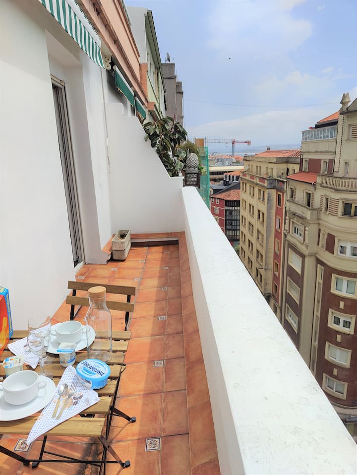 Acogedor Piso Con Ascensor Y Terraza En Santander - Astillero