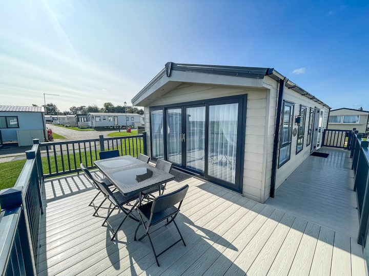 Stunning Lodge Full Sea Views At Broadland Sands In Suffolk Ref 20089bs - Gorleston-on-Sea