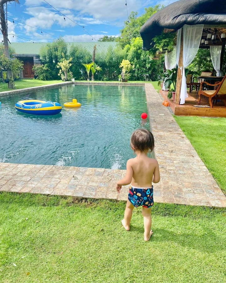 Private With Garden & Pools In Bongabon, N. Ecija - Bongabon
