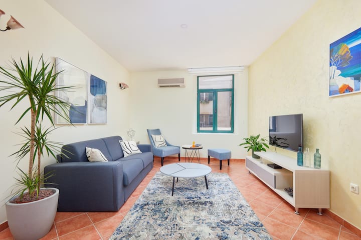 1-bedroom Flat On The Main Square In The Old Town - Kotor