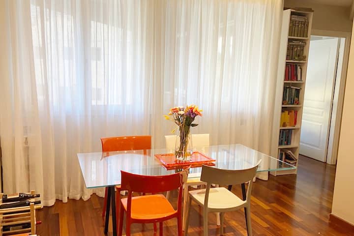 Cozy, Elegant 1-bedroom Apartment In Navigli Area - Milan