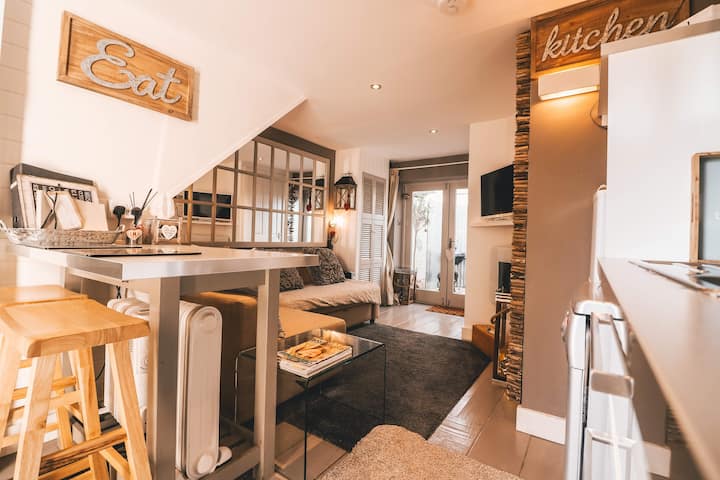 'The Nest' Unique Boutique 5* Barn - Whitchurch