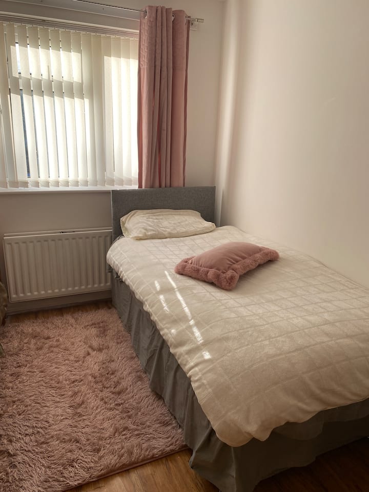1 Bedroom With House Access - The Royal Town of Sutton Coldfield