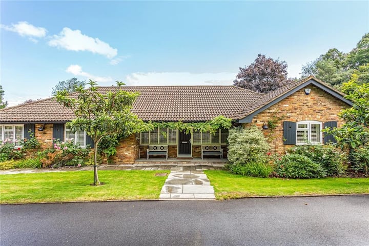 Idyllic Retreat - 2 Bed, 1 Bath - High Wycombe