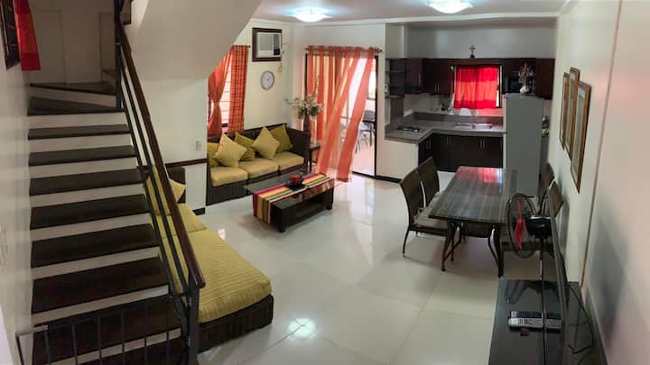 Cozy 2br & 2level Townhouse -5 Mins. To Whitebeach - Malay