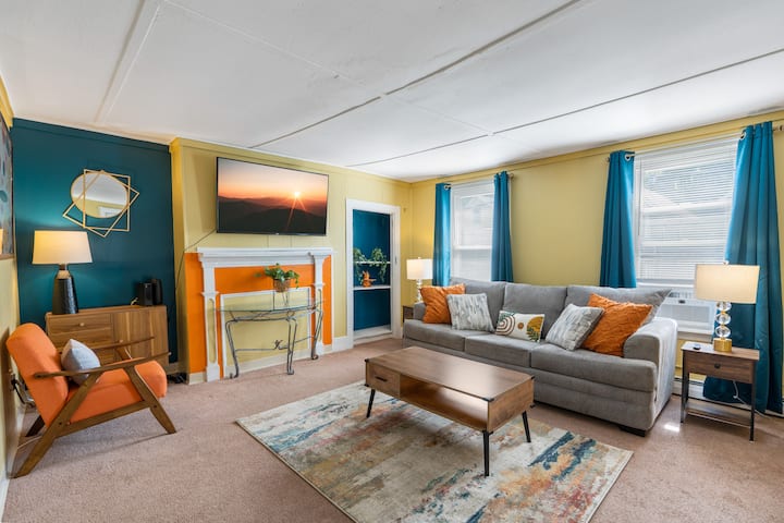 King Bed / Private Parking / 300mbps+ Wifi - Poughkeepsie, NY