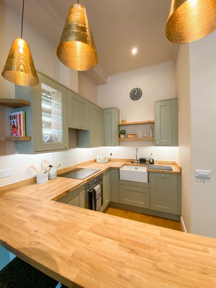 Stockbridge ‘Little Gem’ Flat, Sleeps 3 - Edinburgh