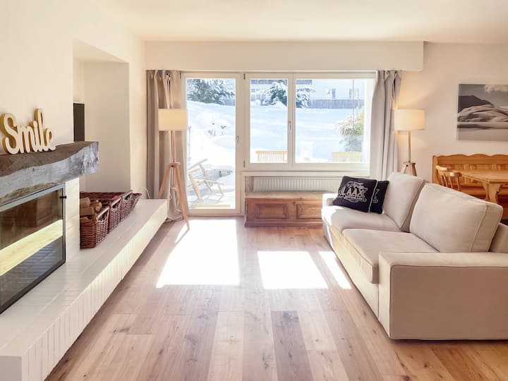 Stylish Ski-in/out Studio With Chimney In Laax - Laax