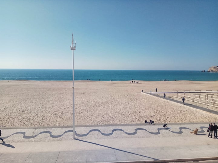 Apartamento Primeira Linha Da Praia - Nazaré