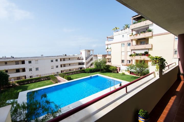 Apartamento Con Piscina A 200 M De La Playa. - Benalmádena