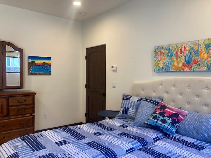 Guest Bedroom & Private Bathroom With Local Family - Santa Cruz, CA