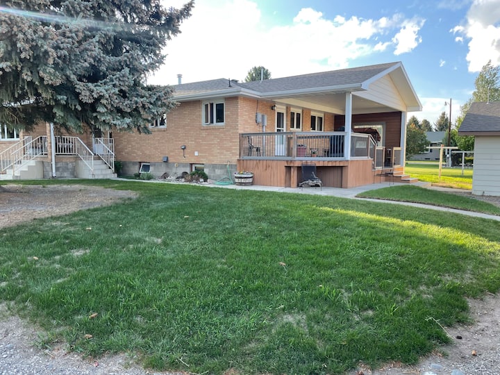 4 Bedroom Family Farm Living Minutes From Town - Cody, WY
