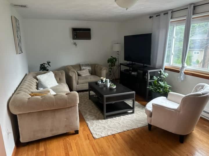 Beautiful Room - Newton, MA