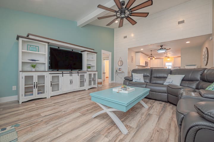 Near Bay/beach, Sleeps 9, Family Friendly! - Rockport, TX