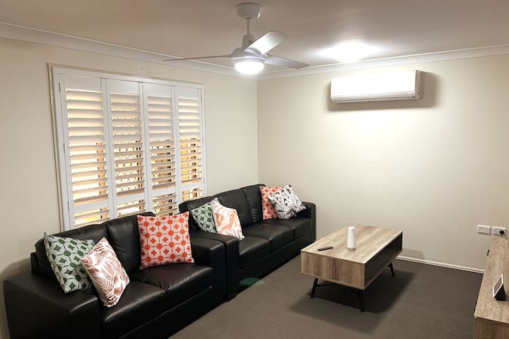 Modern 3 Bedroom Airconditioned Town House - Queensland