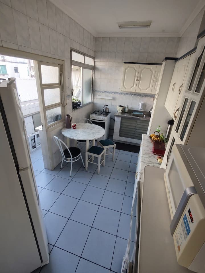 Quarto Inteiro Em Centro Histórico - Porto Alegre